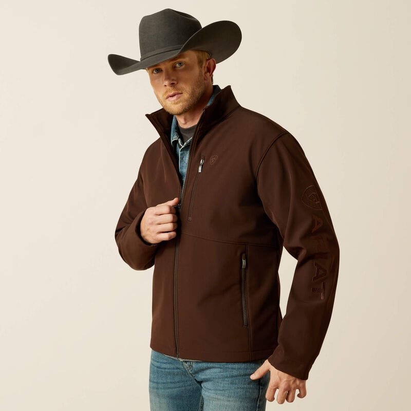 Chamarra Ariat Logo Softshell Cafe Para Hombre – Botines Charros LLC
